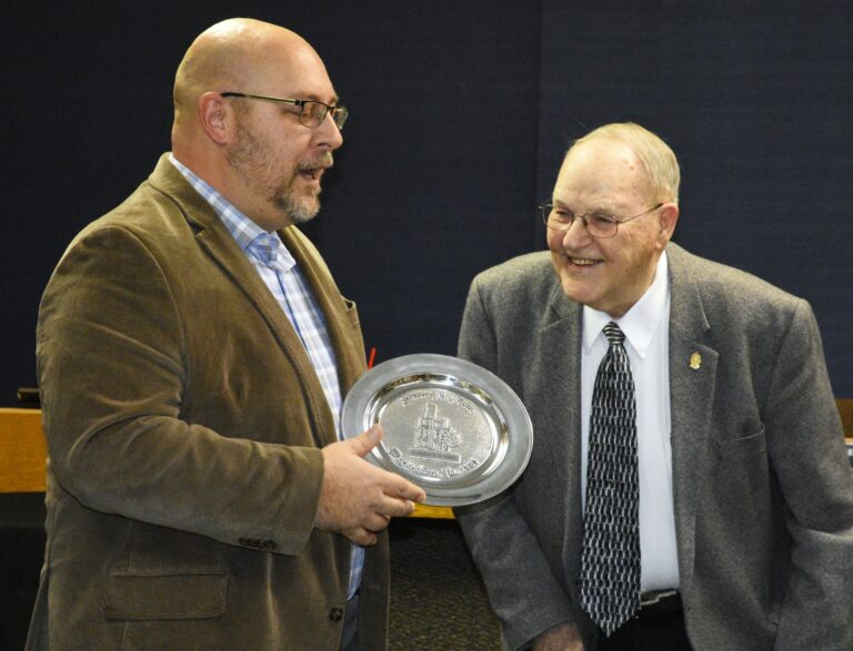 Z-COMMUNITY-LOCAL-GOVT-WAYNESBORO-SWEARS-IN-NEW-OFFICIALS-SAYS-GOODBYE ...